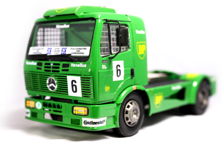 Revell Renntruck Mercedes 1450 LS 7536 Baubericht - modellbautest.de