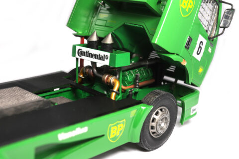 Revell Renntruck Mercedes 1450 LS 7536 Baubericht - modellbautest.de